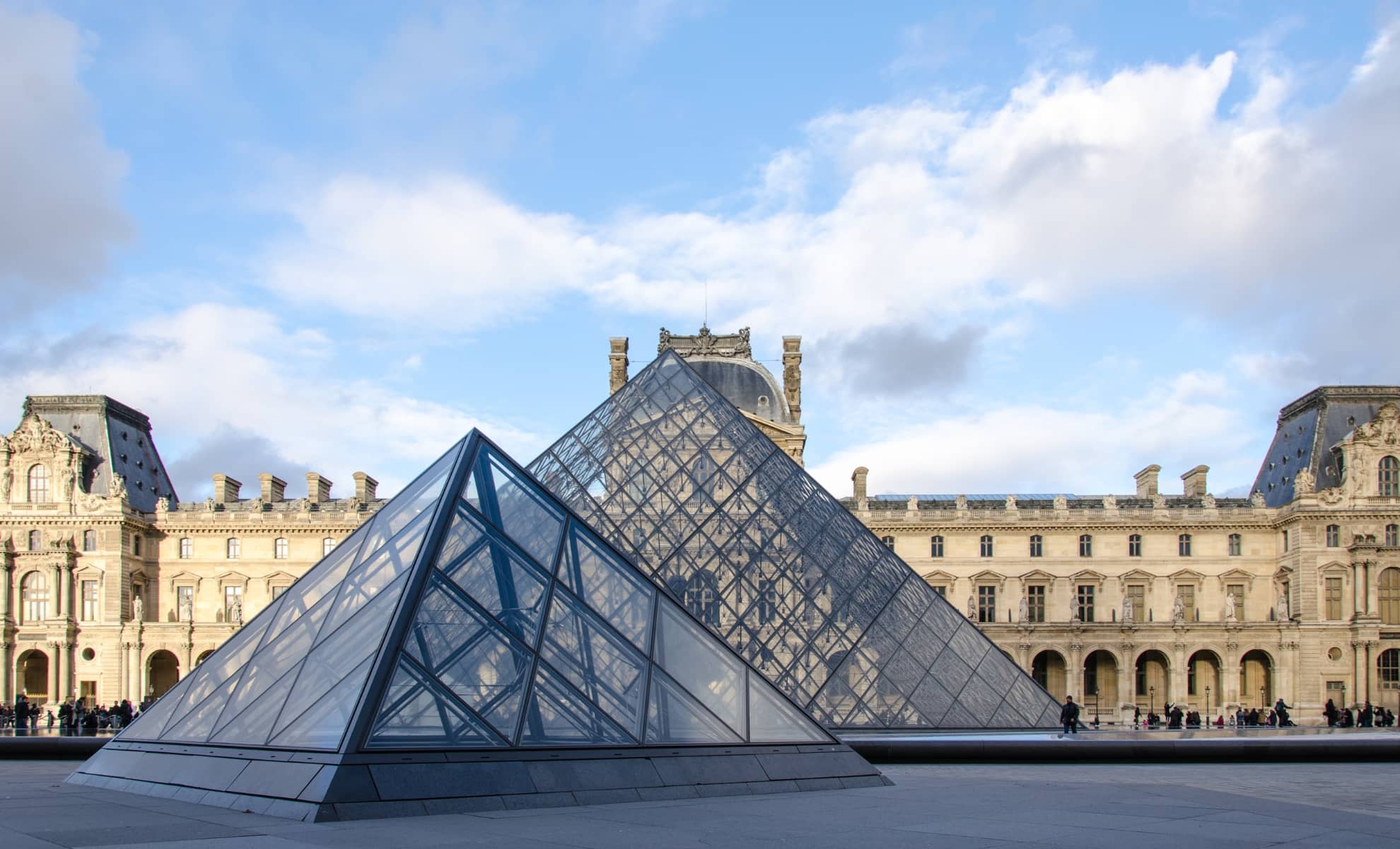 Découverte nocturne au musée du Louvre : Accès gratuit dès janvier 2024