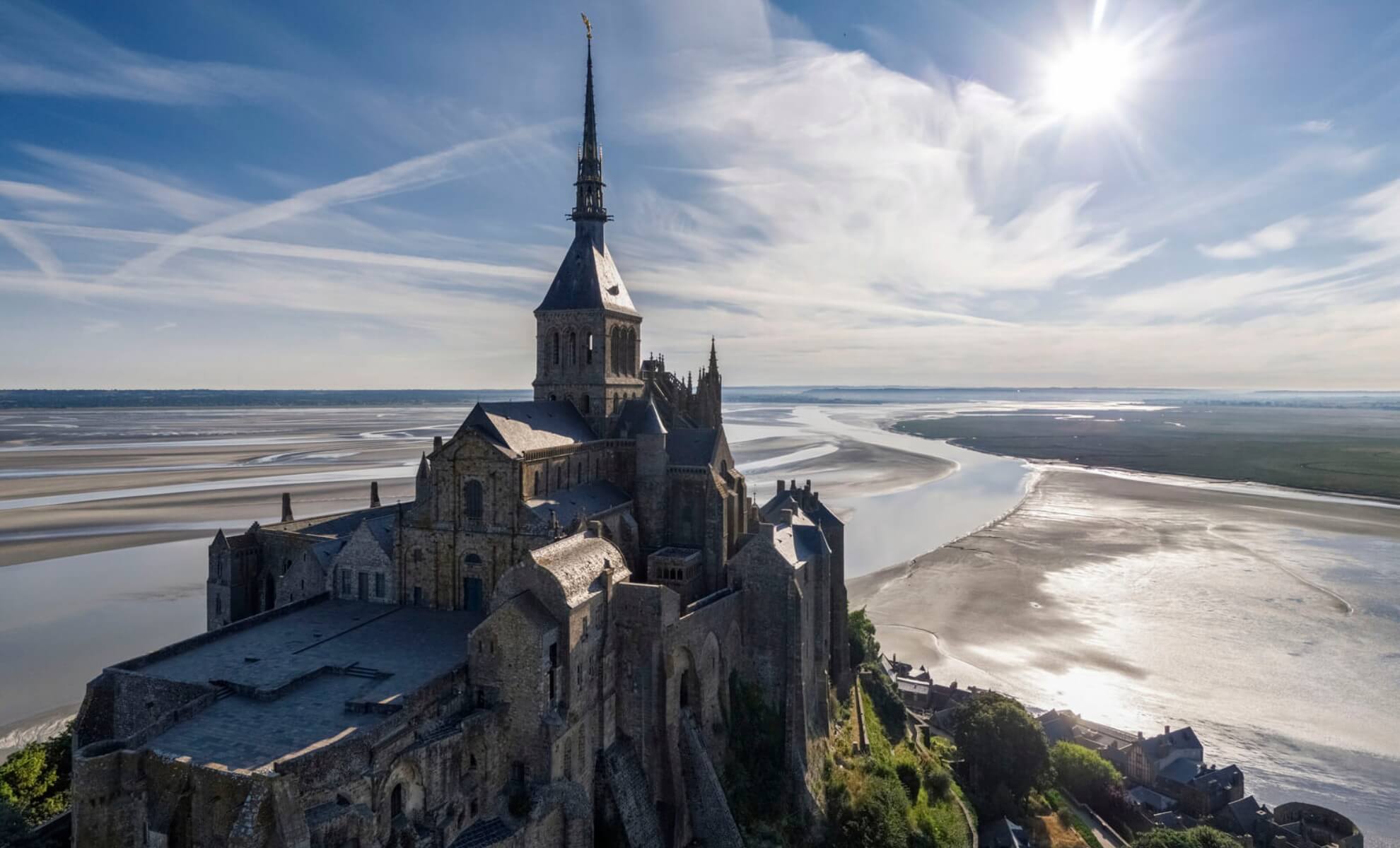 Mont Saint-Michel : Entre merveilles architecturales et beautés ...